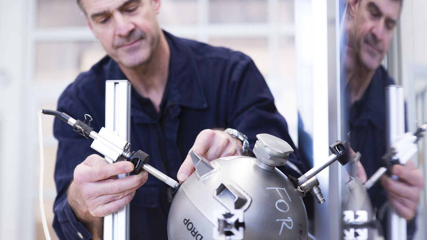 Lufthansa Technik develops greener method for halon extinguisher ...