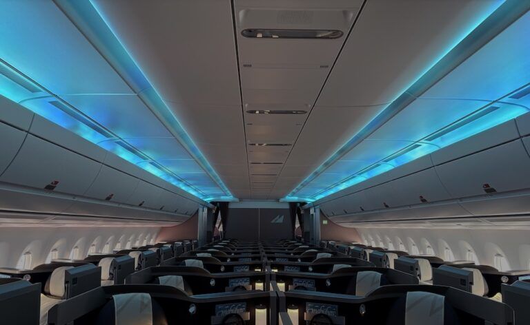 Philippine Airlines' (PAL) flagship A350-1000 cabin interiors ...